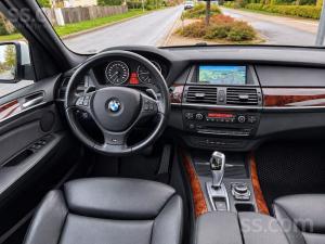 White BMW X5 2013 in Riga, with an engine capacity of 3.00 L and mileage of 231 thousand km for 13000 €, photo 15 on AUTOMOTO.COM.LV