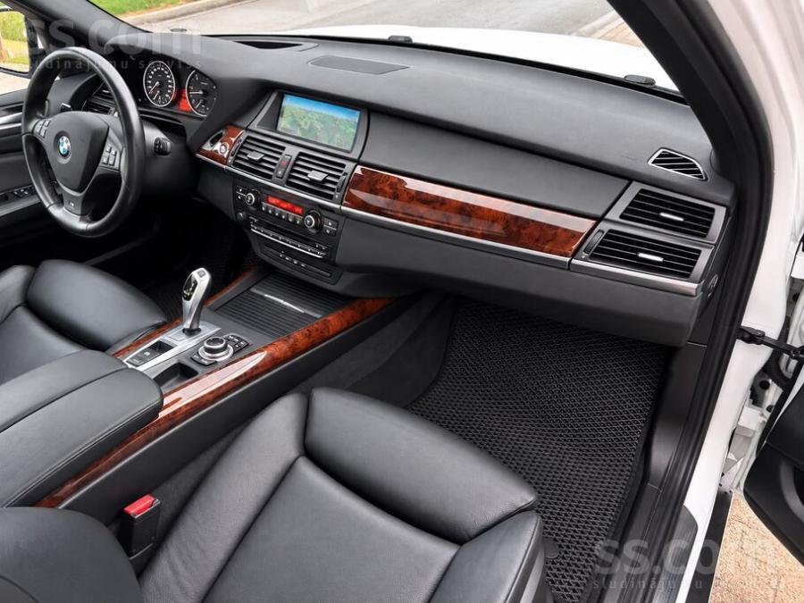 White BMW X5 2013 in Riga, with an engine capacity of 3.00 L and mileage of 231 thousand km for 13000 €, photo 17 on AUTOMOTO.COM.LV