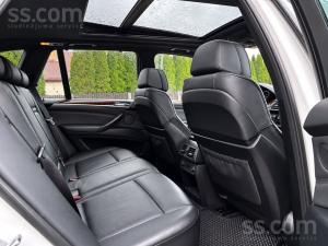 White BMW X5 2013 in Riga, with an engine capacity of 3.00 L and mileage of 231 thousand km for 13000 €, photo 19 on AUTOMOTO.COM.LV