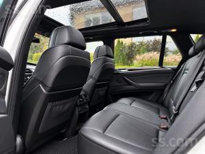 White BMW X5 2013 in Riga, with an engine capacity of 3.00 L and mileage of 231 thousand km for 13000 €, photo 20 on AUTOMOTO.COM.LV