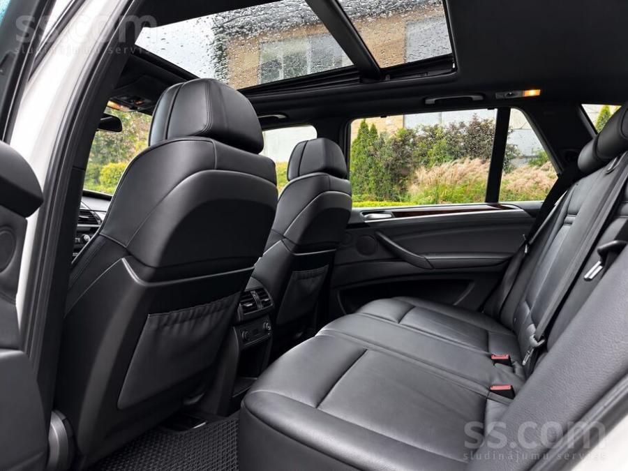 White BMW X5 2013 in Riga, with an engine capacity of 3.00 L and mileage of 231 thousand km for 13000 €, photo 20 on AUTOMOTO.COM.LV