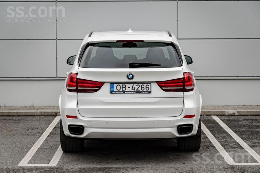 White BMW X5 2014 in Riga, with an engine capacity of 3.00 L and mileage of 0 thousand km for 22500 €, photo 5 on AUTOMOTO.COM.LV