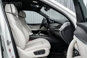 White BMW X5 2014 in Riga, with an engine capacity of 3.00 L and mileage of 0 thousand km for 22500 €, photo 13 on AUTOMOTO.COM.LV