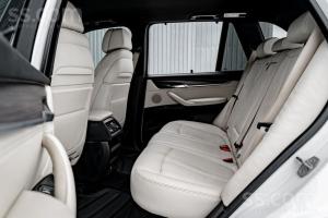 White BMW X5 2014 in Riga, with an engine capacity of 3.00 L and mileage of 0 thousand km for 22500 €, photo 14 on AUTOMOTO.COM.LV