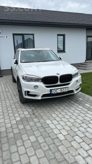 White BMW X5 2014 in Riga, with an engine capacity of 3.00 L and mileage of 234 thousand km for 21200 €, photo 1 on AUTOMOTO.COM.LV
