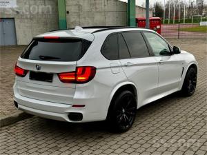 White BMW X5 2014 in Jelgava, with an engine capacity of 3.00 L and mileage of 268 thousand km for 24900 €, photo 2 on AUTOMOTO.COM.LV