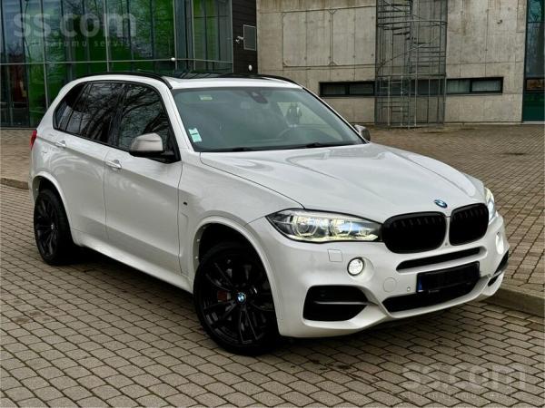 White BMW X5 2014 in Jelgava, with an engine capacity of 3.00 L and mileage of 268 thousand km for 24900 €, photo 4 on AUTOMOTO.COM.LV