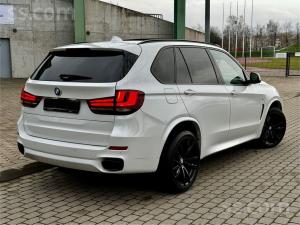 White BMW X5 2014 in Jelgava, with an engine capacity of 3.00 L and mileage of 268 thousand km for 24900 €, photo 5 on AUTOMOTO.COM.LV