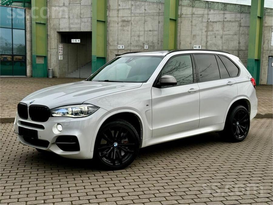 White BMW X5 2014 in Jelgava, with an engine capacity of 3.00 L and mileage of 268 thousand km for 24900 €, photo 10 on AUTOMOTO.COM.LV