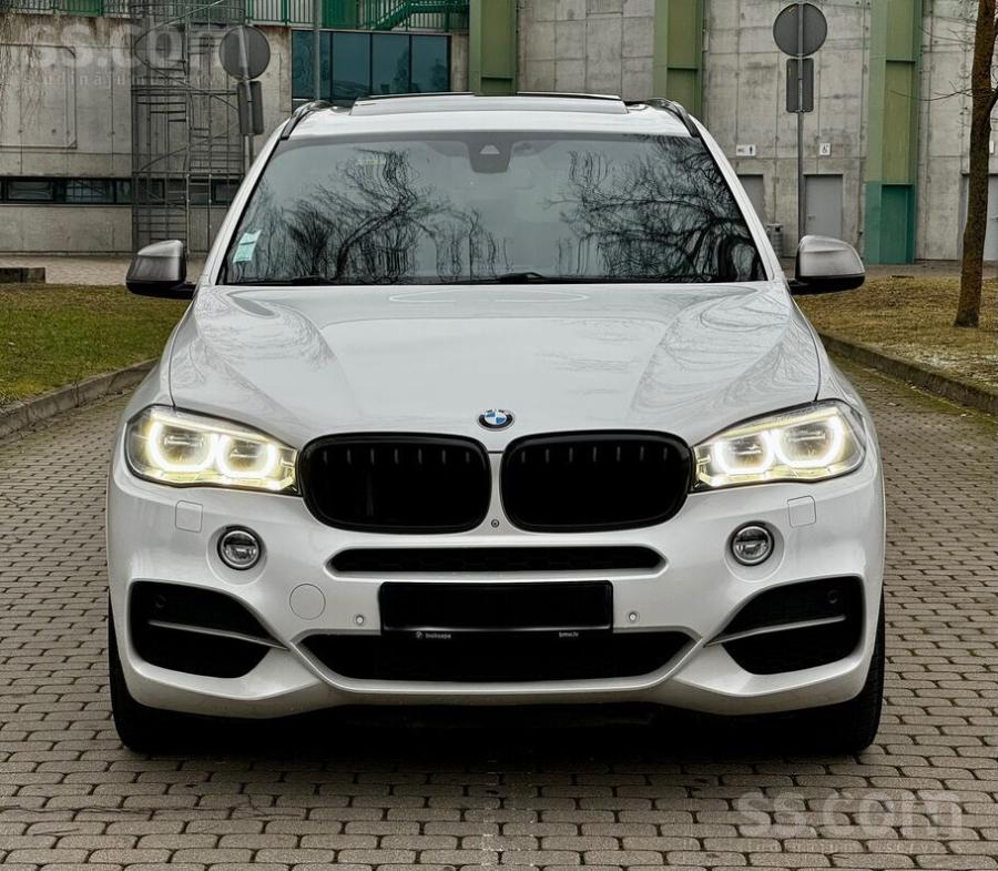 White BMW X5 2014 in Jelgava, with an engine capacity of 3.00 L and mileage of 268 thousand km for 23500 €, photo 8 on AUTOMOTO.COM.LV
