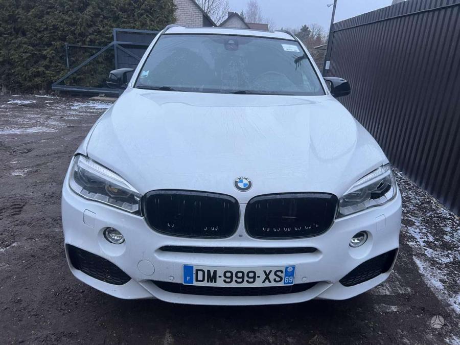 White BMW X5 2014 in Kaunas, with an engine capacity of 2.99 L and mileage of 270 thousand km for 12700 €, photo 2 on AUTOMOTO.COM.LV