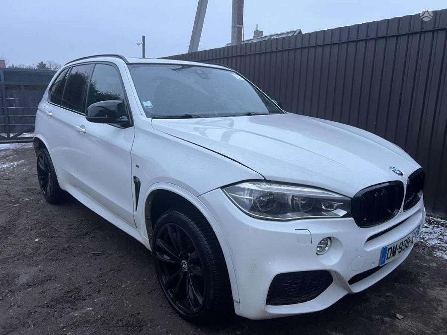 White BMW X5 2014 in Kaunas, with an engine capacity of 2.99 L and mileage of 270 thousand km for 12700 €, photo 3 on AUTOMOTO.COM.LV