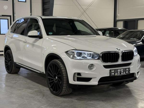 White BMW X5 2014 in Marijampole, with an engine capacity of 2.99 L and mileage of 254 thousand km for 17999 €, photo 1 on AUTOMOTO.COM.LV