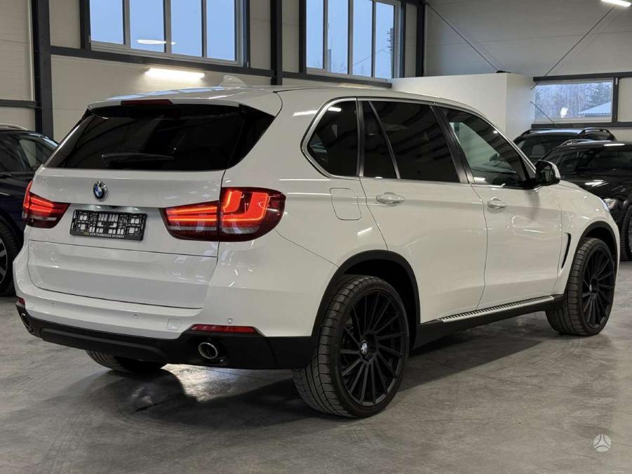 Balts BMW X5 2014 Marijampole, ar dzinēja tilpumu 2.99 L un nobraukumu 254 tūkst. km par 17999 €, foto 8 vietnē AUTOMOTO.COM.LV