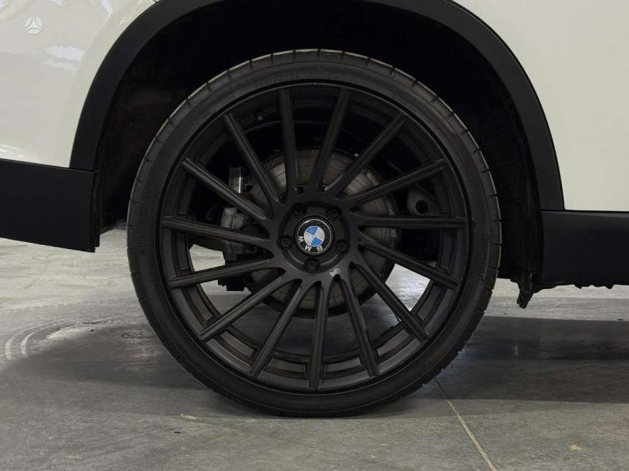 Balts BMW X5 2014 Marijampole, ar dzinēja tilpumu 2.99 L un nobraukumu 254 tūkst. km par 17999 €, foto 37 vietnē AUTOMOTO.COM.LV