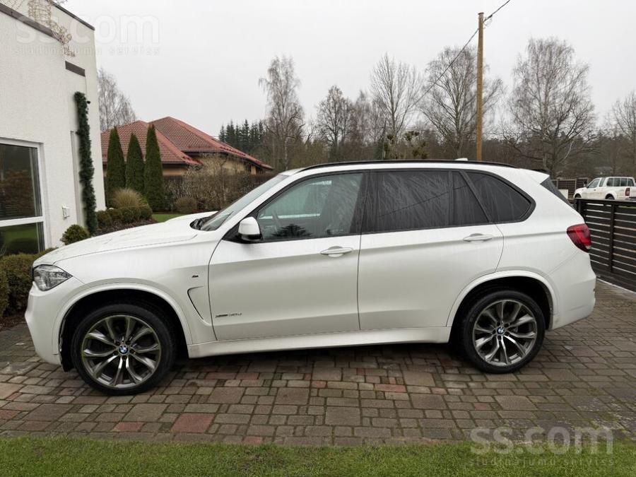 White BMW X5 2014 in Jelgava, with an engine capacity of 3.00 L and mileage of 272 thousand km for 21000 €, photo 1 on AUTOMOTO.COM.LV