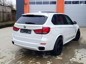 White BMW X5 2014 in Vilnius, with an engine capacity of 3.00 L and mileage of 233 thousand km for 16550 €, photo 12 on AUTOMOTO.COM.LV