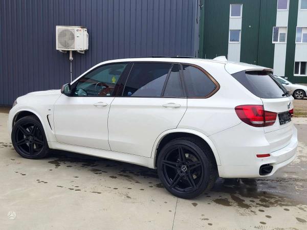 Balts BMW X5 2014 Viļņa, ar dzinēja tilpumu 3.00 L un nobraukumu 233 tūkst. km par 15890 €, foto 7 vietnē AUTOMOTO.COM.LV