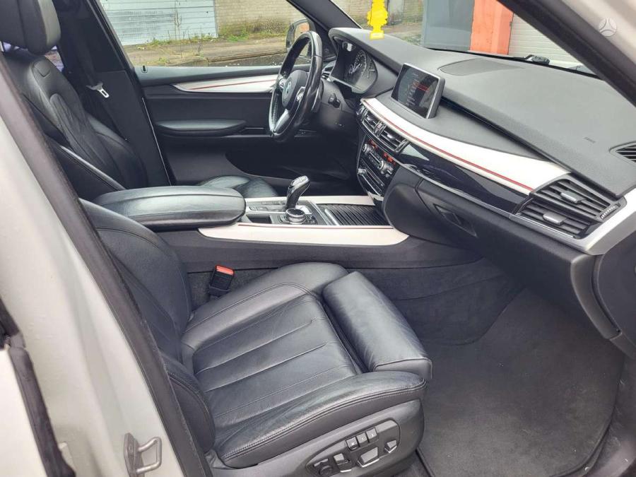 Balts BMW X5 2014 Viļņa, ar dzinēja tilpumu 3.00 L un nobraukumu 233 tūkst. km par 15890 €, foto 25 vietnē AUTOMOTO.COM.LV