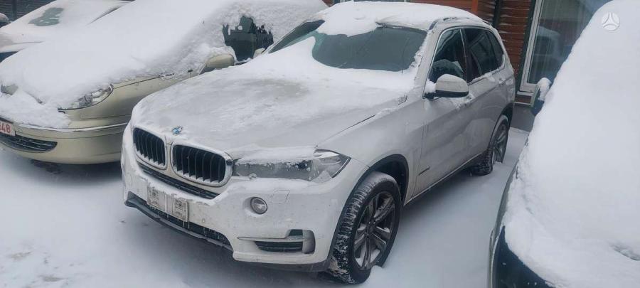 Balts BMW X5 2014 Jonava, ar dzinēja tilpumu 2.00 L un nobraukumu 290 tūkst. km par 13700 €, foto 1 vietnē AUTOMOTO.COM.LV