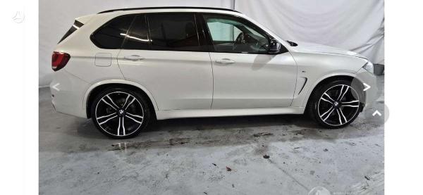 White BMW X5 2014 in Kretinga, with an engine capacity of 2.99 L and mileage of 230 thousand km for 13999 €, photo 6 on AUTOMOTO.COM.LV