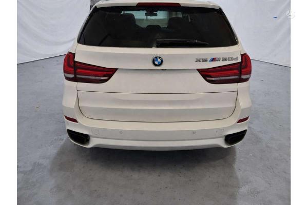White BMW X5 2014 in Kretinga, with an engine capacity of 2.99 L and mileage of 230 thousand km for 13999 €, photo 8 on AUTOMOTO.COM.LV