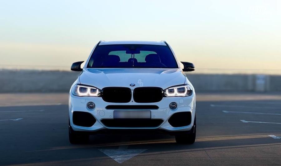 White BMW X5 2014 in Vilnius, with an engine capacity of 3.00 L and mileage of 280 thousand km for 650 €, photo 2 on AUTOMOTO.COM.LV
