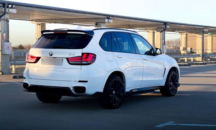 White BMW X5 2014 in Vilnius, with an engine capacity of 3.00 L and mileage of 280 thousand km for 650 €, photo 4 on AUTOMOTO.COM.LV