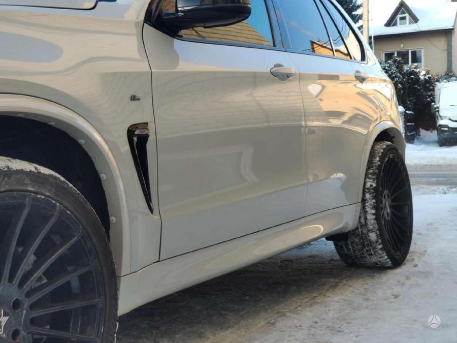 White BMW X5 2014 in Kaunas, with an engine capacity of 3.00 L and mileage of 211 thousand km for 20000 €, photo 4 on AUTOMOTO.COM.LV