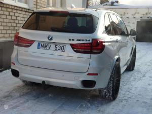 White BMW X5 2014 in Kaunas, with an engine capacity of 3.00 L and mileage of 211 thousand km for 20000 €, photo 5 on AUTOMOTO.COM.LV