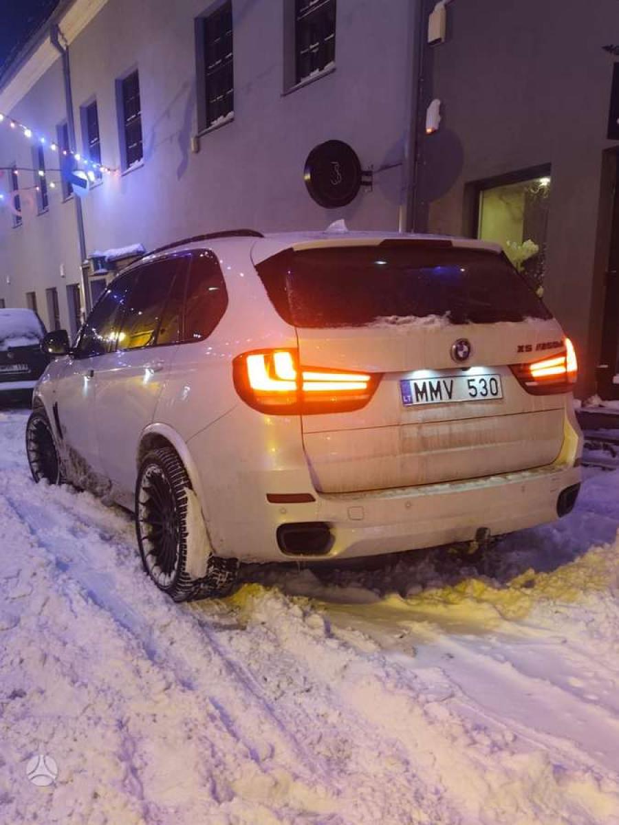 White BMW X5 2014 in Kaunas, with an engine capacity of 3.00 L and mileage of 211 thousand km for 20000 €, photo 11 on AUTOMOTO.COM.LV