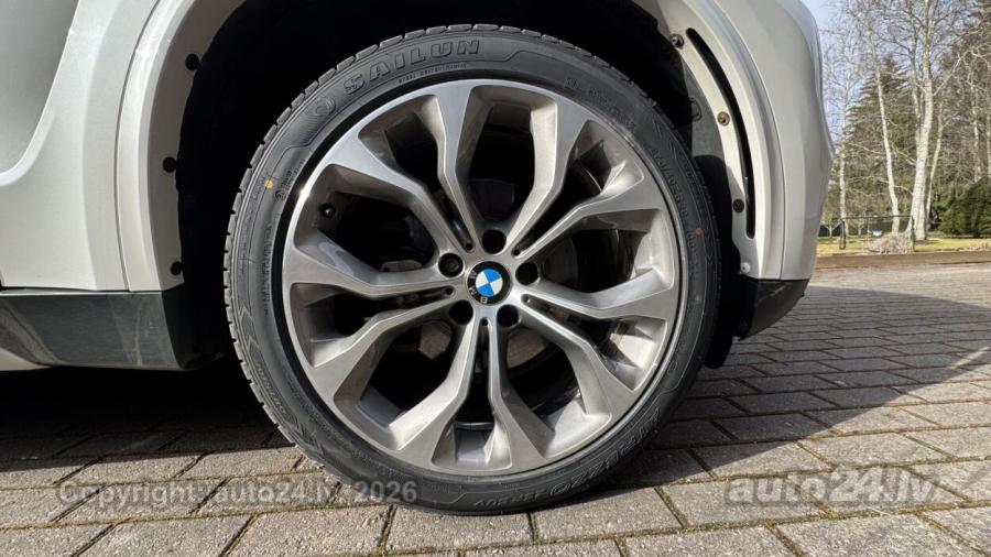 Balts BMW X5 2014 Tallina, ar dzinēja tilpumu 3.00 L un nobraukumu 175 tūkst. km par 24000 €, foto 2 vietnē AUTOMOTO.COM.LV