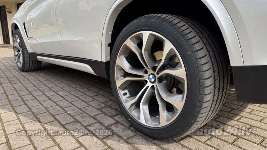 Balts BMW X5 2014 Tallina, ar dzinēja tilpumu 3.00 L un nobraukumu 175 tūkst. km par 24000 €, foto 7 vietnē AUTOMOTO.COM.LV