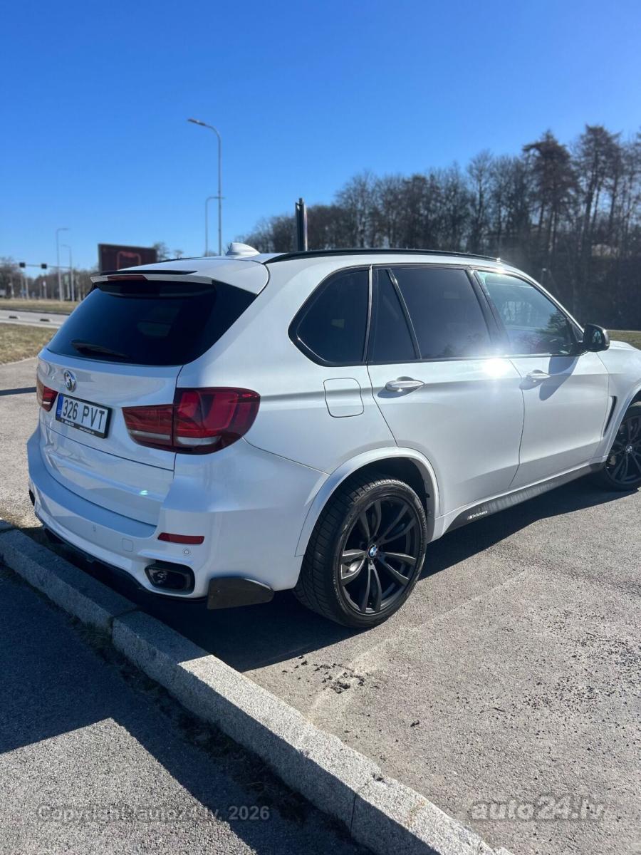 White BMW X5 2014 in Tallinn, with an engine capacity of 3.00 L and mileage of 220 thousand km for 21500 €, photo 5 on AUTOMOTO.COM.LV