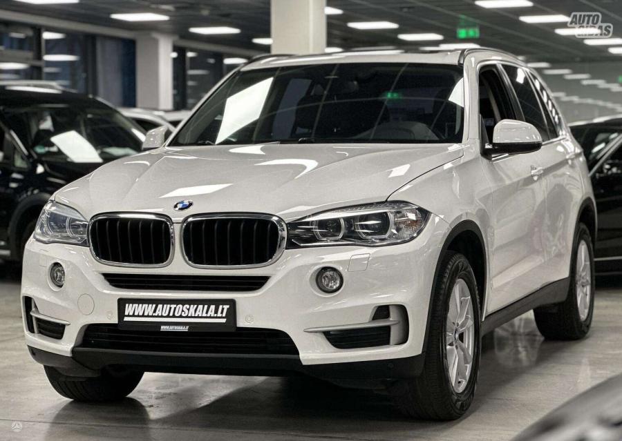 White BMW X5 2014 in Klaipeda, with an engine capacity of 2.00 L and mileage of 159 thousand km for 19750 €, photo 1 on AUTOMOTO.COM.LV