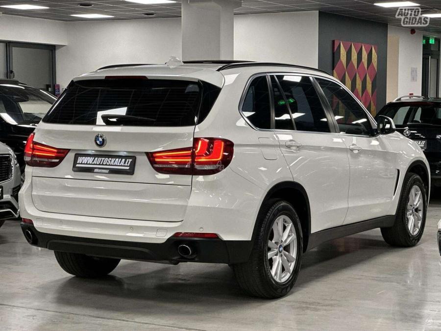White BMW X5 2014 in Klaipeda, with an engine capacity of 2.00 L and mileage of 159 thousand km for 19750 €, photo 3 on AUTOMOTO.COM.LV
