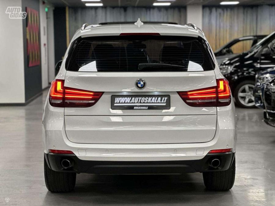 White BMW X5 2014 in Klaipeda, with an engine capacity of 2.00 L and mileage of 159 thousand km for 19750 €, photo 8 on AUTOMOTO.COM.LV