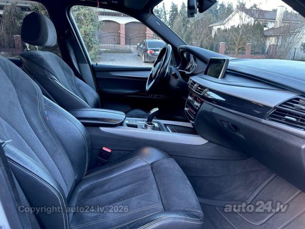 Balts BMW X5 2014 Tartu, ar dzinēja tilpumu 3.00 L un nobraukumu 239 tūkst. km par 22990 €, foto 10 vietnē AUTOMOTO.COM.LV