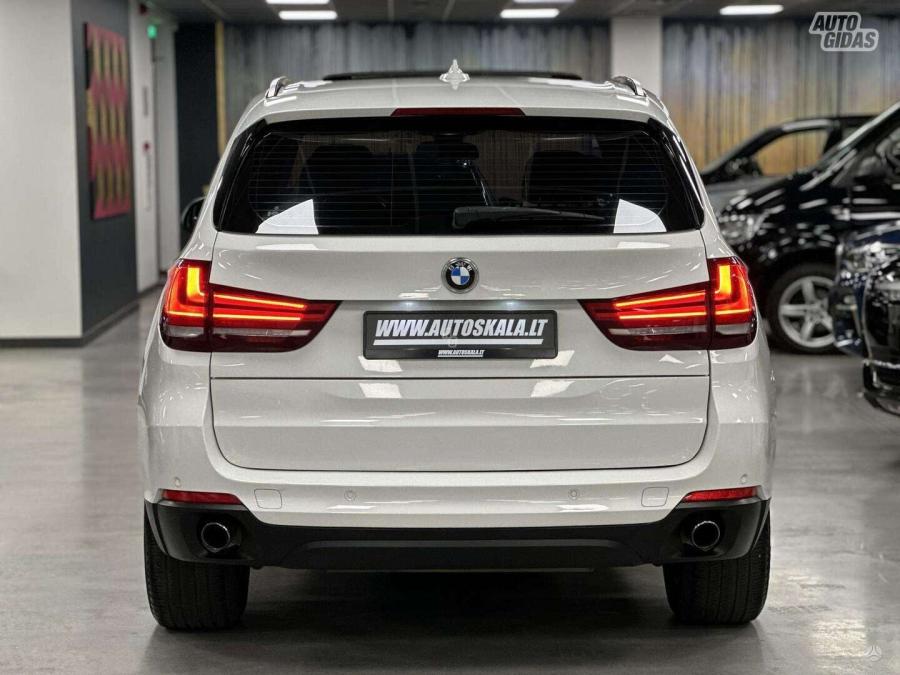 White BMW X5 2014 in Klaipeda, with an engine capacity of 2.00 L and mileage of 159 thousand km for 18750 €, photo 3 on AUTOMOTO.COM.LV