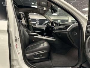 White BMW X5 2014 in Klaipeda, with an engine capacity of 2.00 L and mileage of 159 thousand km for 18750 €, photo 13 on AUTOMOTO.COM.LV