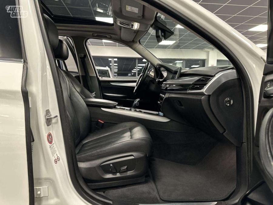 White BMW X5 2014 in Klaipeda, with an engine capacity of 2.00 L and mileage of 159 thousand km for 18750 €, photo 13 on AUTOMOTO.COM.LV