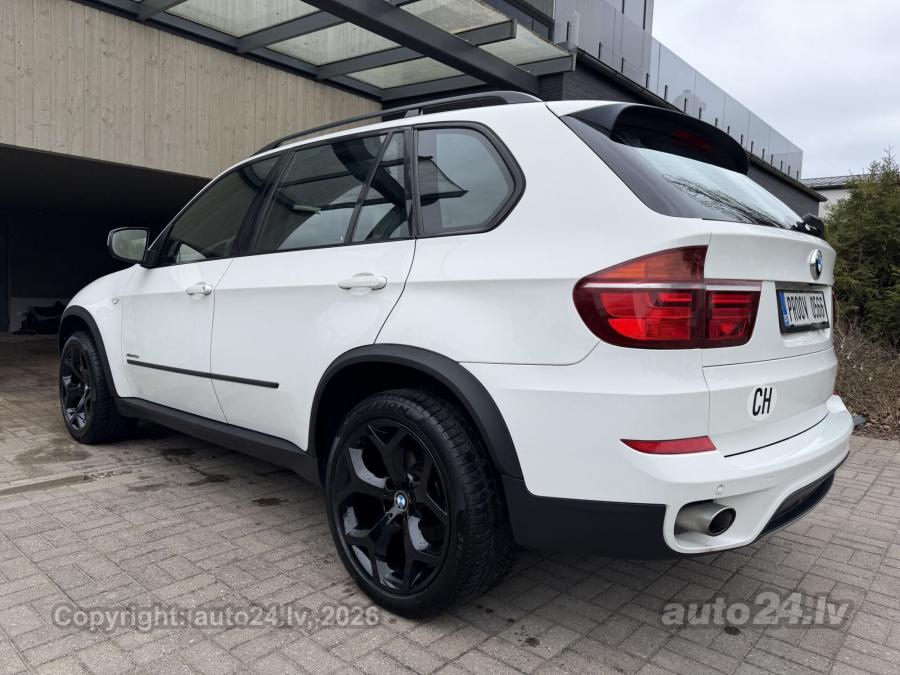 White BMW X5 2014 in Tartu, with an engine capacity of 3.00 L and mileage of 214 thousand km for 13999 €, photo 6 on AUTOMOTO.COM.LV