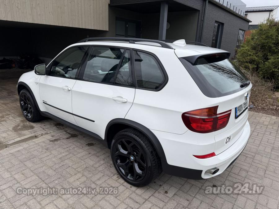 White BMW X5 2014 in Tartu, with an engine capacity of 3.00 L and mileage of 214 thousand km for 13999 €, photo 7 on AUTOMOTO.COM.LV