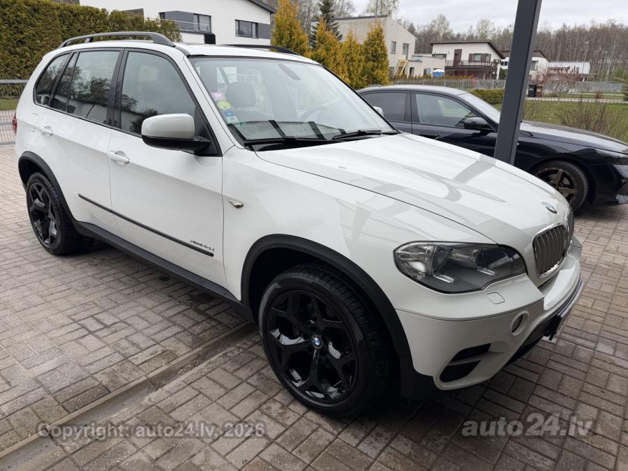 White BMW X5 2014 in Tartu, with an engine capacity of 3.00 L and mileage of 214 thousand km for 13999 €, photo 10 on AUTOMOTO.COM.LV