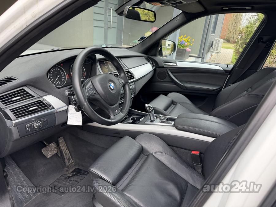 White BMW X5 2014 in Tartu, with an engine capacity of 3.00 L and mileage of 214 thousand km for 13999 €, photo 13 on AUTOMOTO.COM.LV