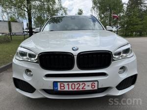 White BMW X5 2014 in Riga, with an engine capacity of 3.00 L and mileage of 203 thousand km for 21500 €, photo 3 on AUTOMOTO.COM.LV