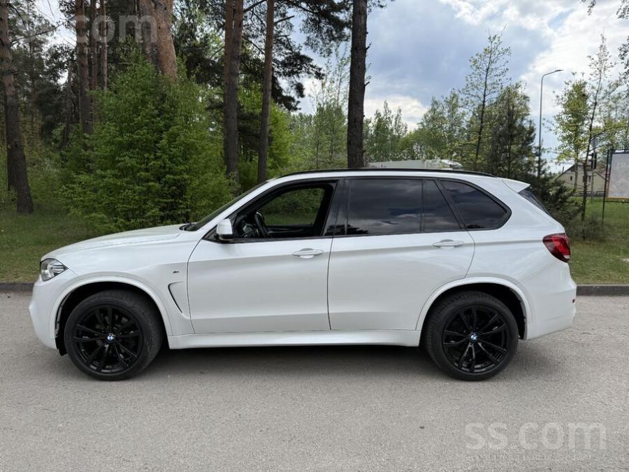 White BMW X5 2014 in Riga, with an engine capacity of 3.00 L and mileage of 203 thousand km for 21500 €, photo 4 on AUTOMOTO.COM.LV
