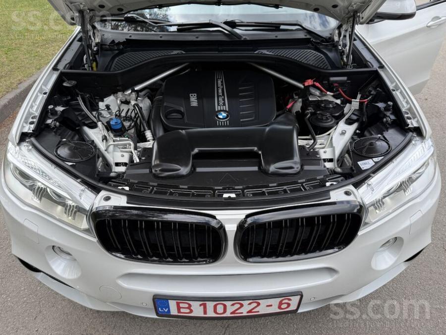 White BMW X5 2014 in Riga, with an engine capacity of 3.00 L and mileage of 203 thousand km for 21500 €, photo 10 on AUTOMOTO.COM.LV