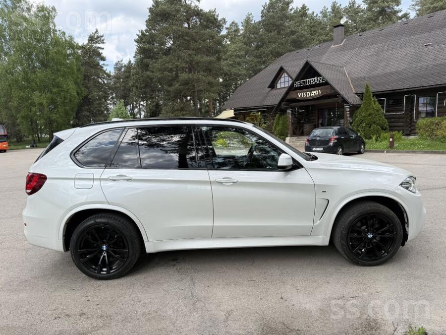 White BMW X5 2014 in Riga, with an engine capacity of 3.00 L and mileage of 203 thousand km for 21500 €, photo 11 on AUTOMOTO.COM.LV