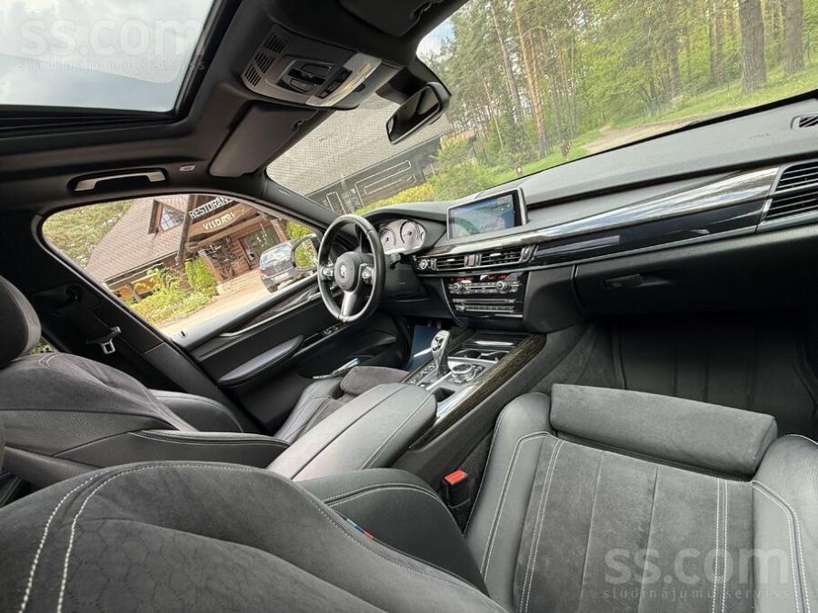 White BMW X5 2014 in Riga, with an engine capacity of 3.00 L and mileage of 203 thousand km for 21500 €, photo 26 on AUTOMOTO.COM.LV